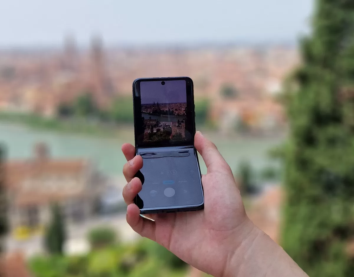 Review Motorola Razr 40 Ultra: the king of clamshell foldables